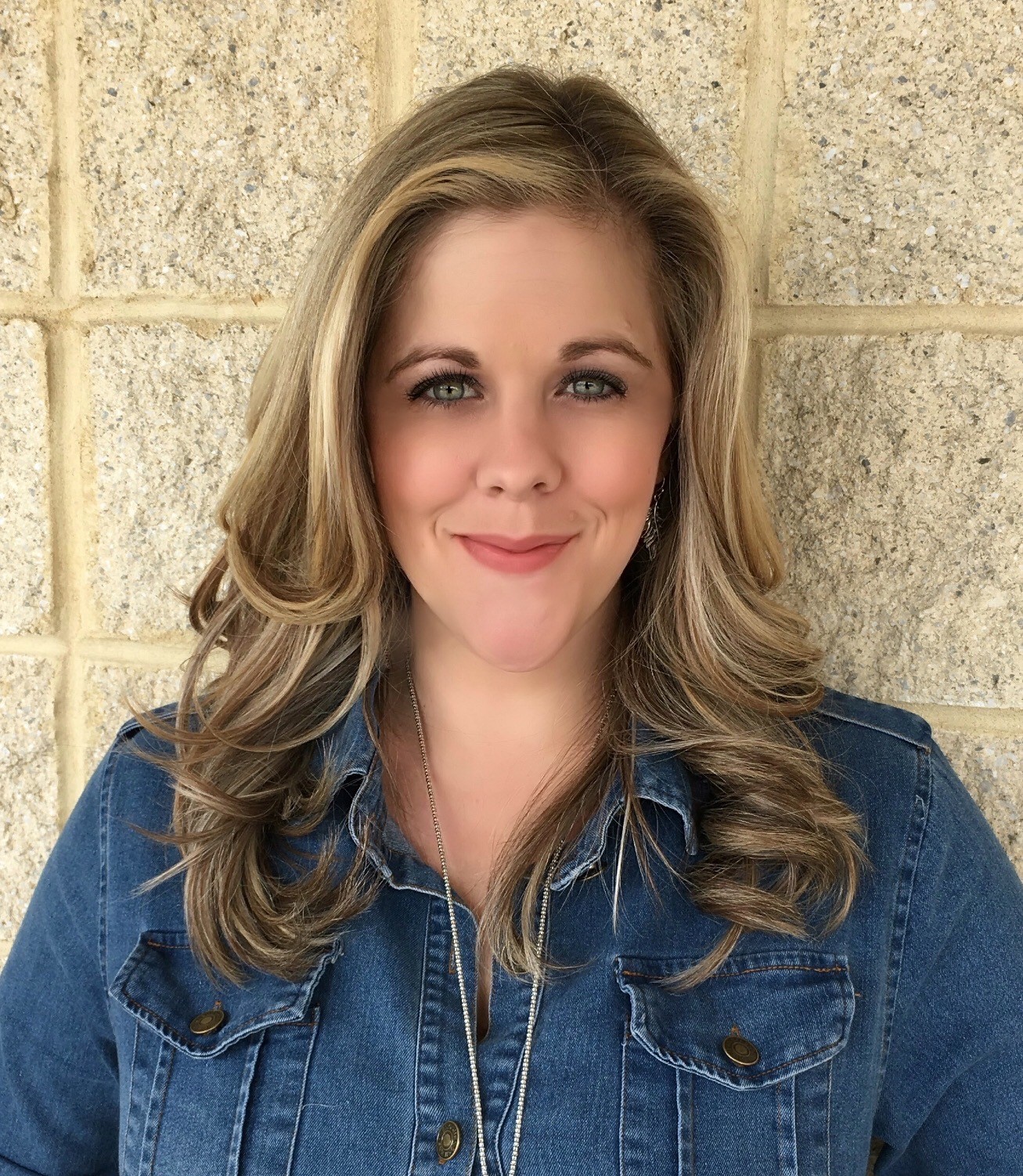 Heather Hood's Instagram, Twitter & Facebook on IDCrawl