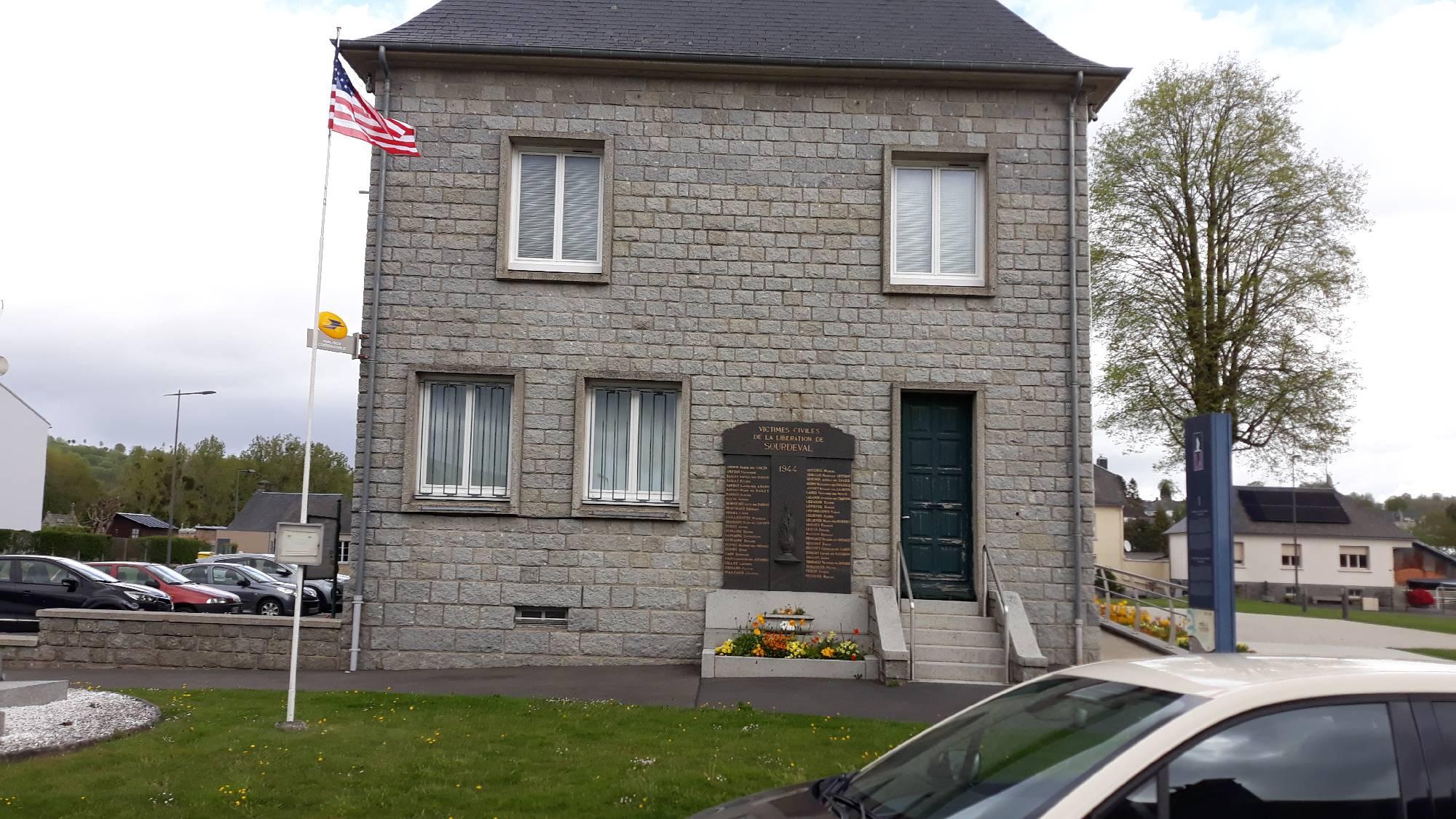 La Poste Agence Communale SOURDEVAL Mairie (50150) - La Poste