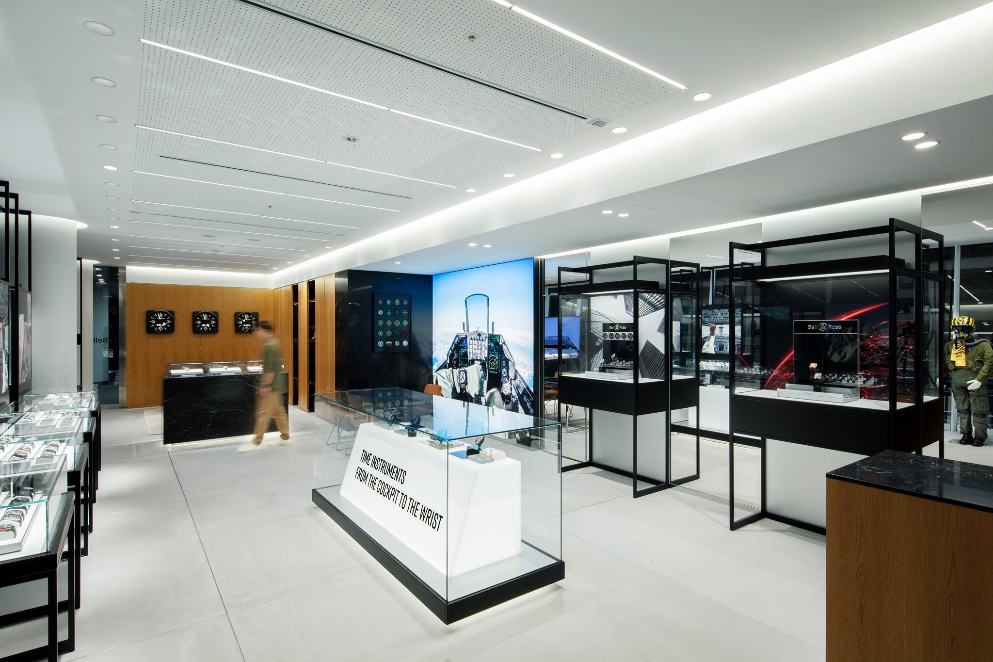 Bell & Ross : Visit your local Bell & Ross Boutique in Tokyo