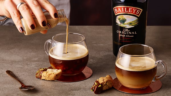 Receta de Cafe caliente con Baileys | Baileys ES