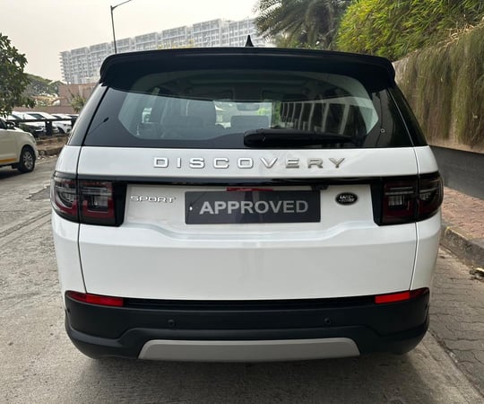 Land Rover Navnit Motors | Retailer | Mumbai, IN