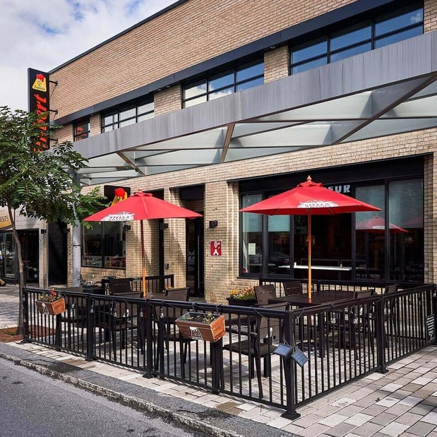 St-Hubert Saint-Hubert Street (Montreal) Restaurant | Takeout ...