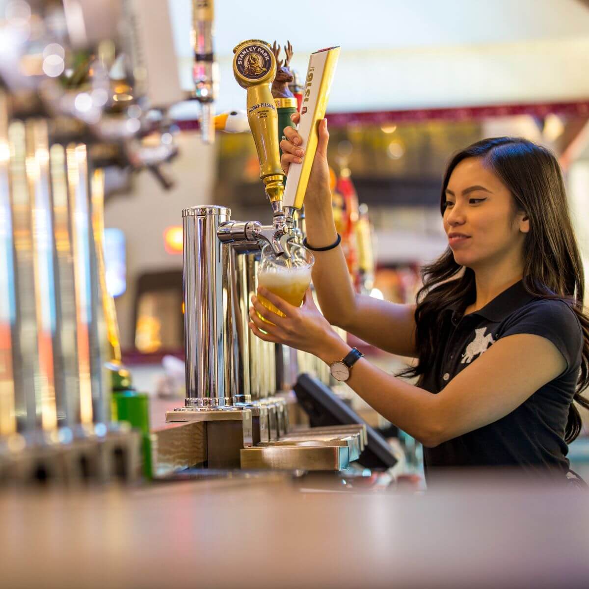 Elephant & Castle Calgary | Elephant & Castle Pub & Restaurant ...
