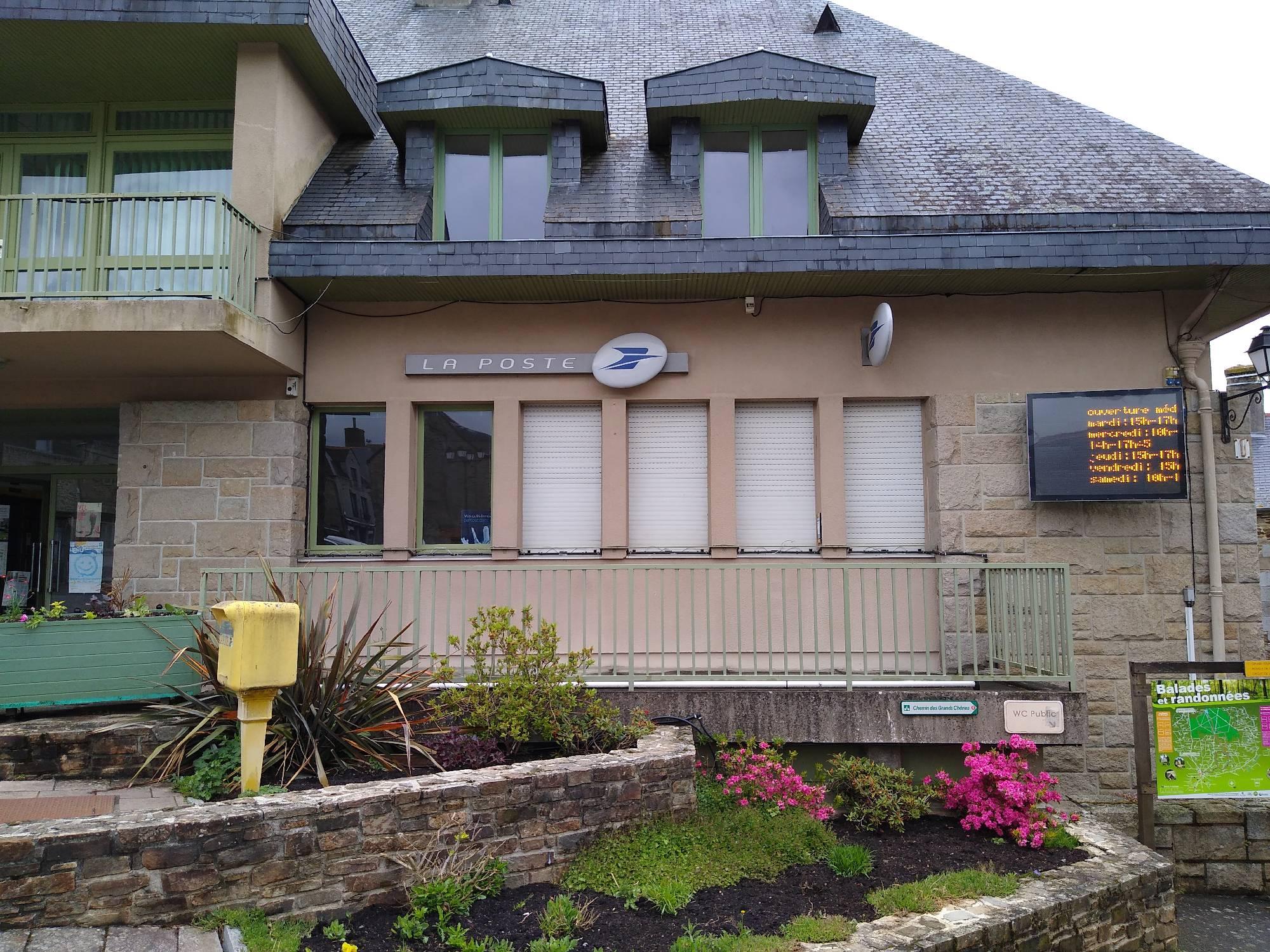 La Poste Agence Communale BAZOUGES LA PEROUSE Mairie (35560) - La Poste