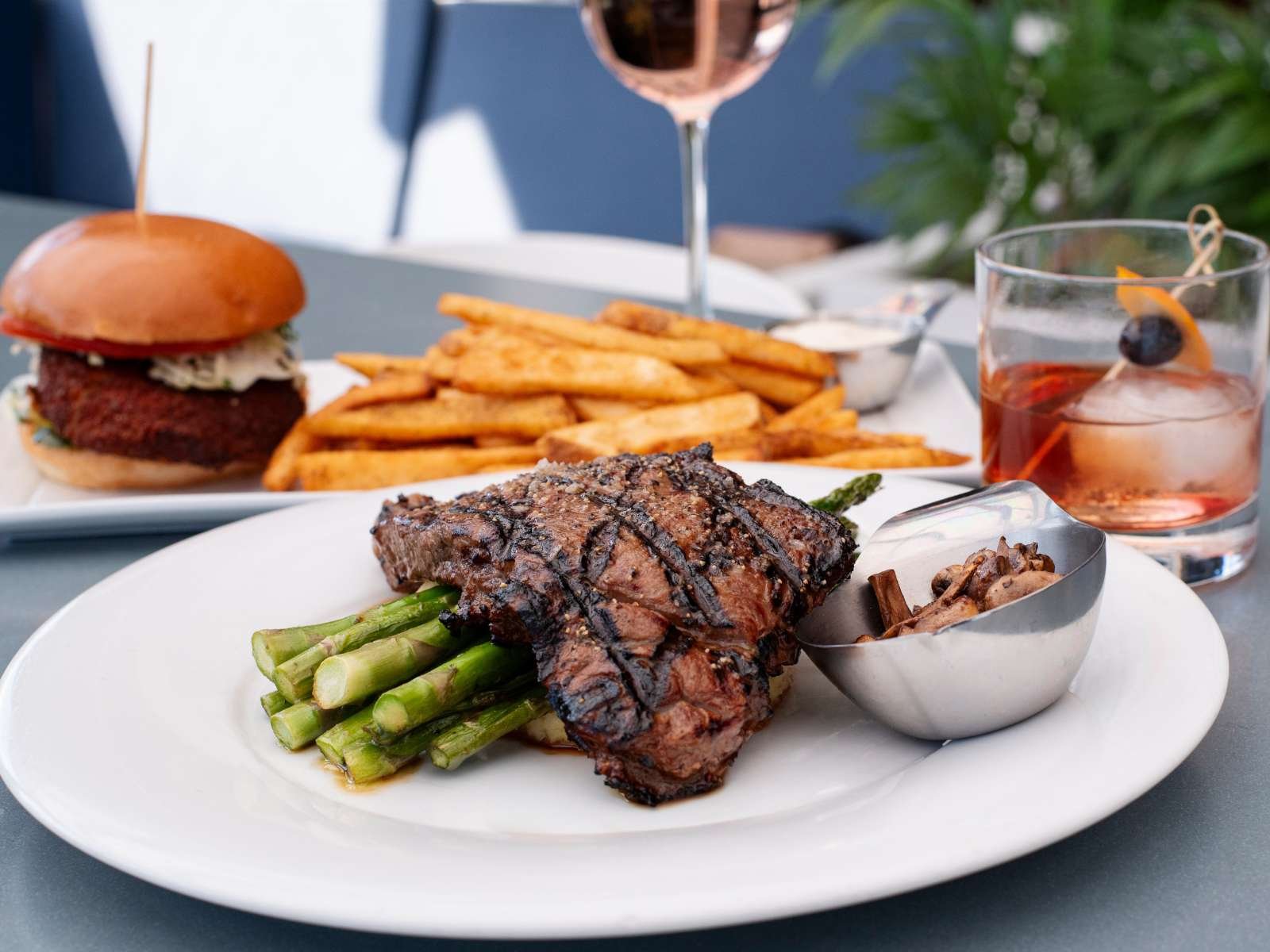 State & Main Hamilton | State & Main Kitchen and Bar | Restaurant | Bar