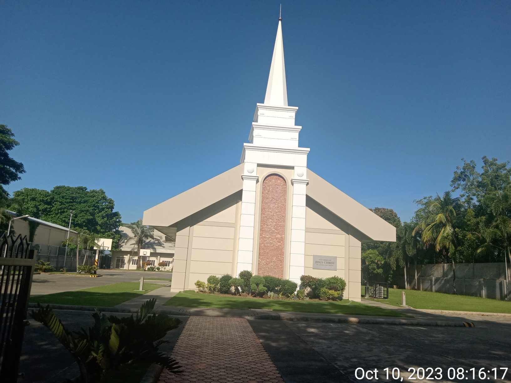 Christian Church in Candon, Ilocos Sur | National Road | Church of Jesus Christ
