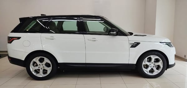 Land Rover Navnit Motors | Retailer | Mumbai, IN