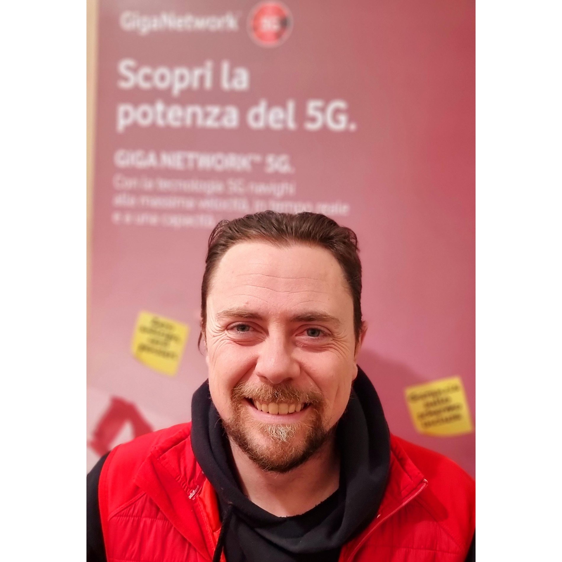Vodafone Store | Sestri: Via Sestri 153/155 R, 16154 Genova (GE)