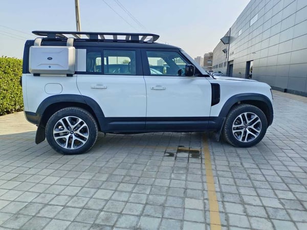 About Land Rover Cargo Motors