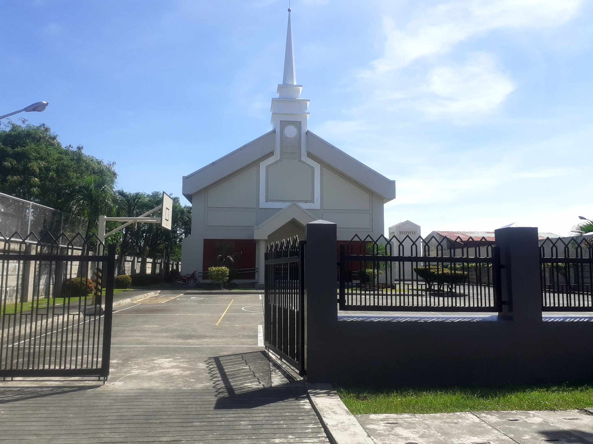 Christian Church in Bugallon, Pangasinan | Cervantes Street | Church of ...