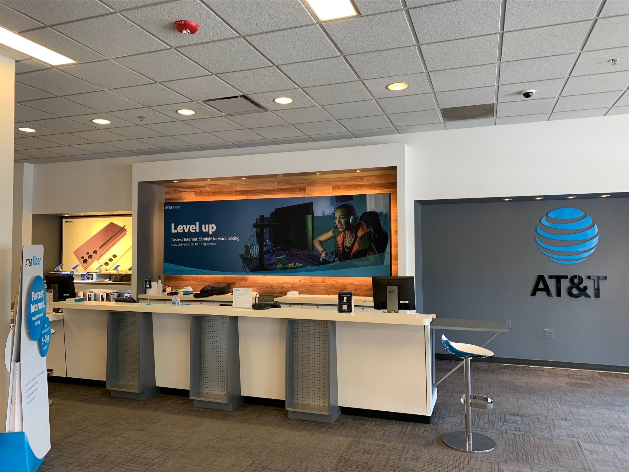 AT&T Woodfield Village Green | Cell Phones, Wireless Plans ...