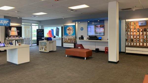 AT&T Store - London Square - Miami, FL – iPhone & Samsung Deals!