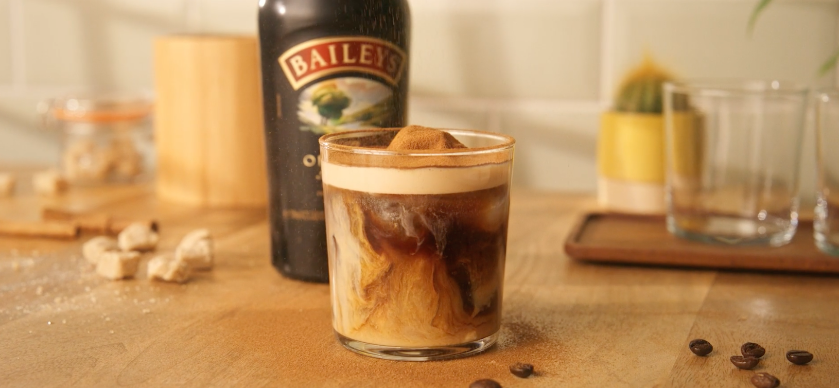 Baileys Cream Float Cappuccinowith Irish Cream | Baileys GB
