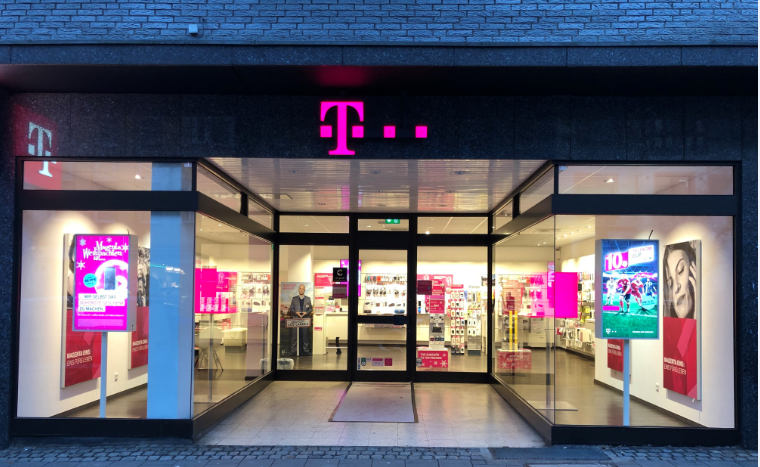 Deutsche Telekom Düsseldorf: Smartphones, Tablets, Tariffs in ...