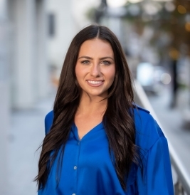 Zoe Cuva - Financial Advisor in Tampa, FL 33602 | Merrill
